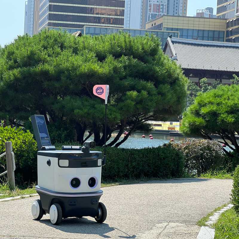 SK shieldus Autonomous Security Robot