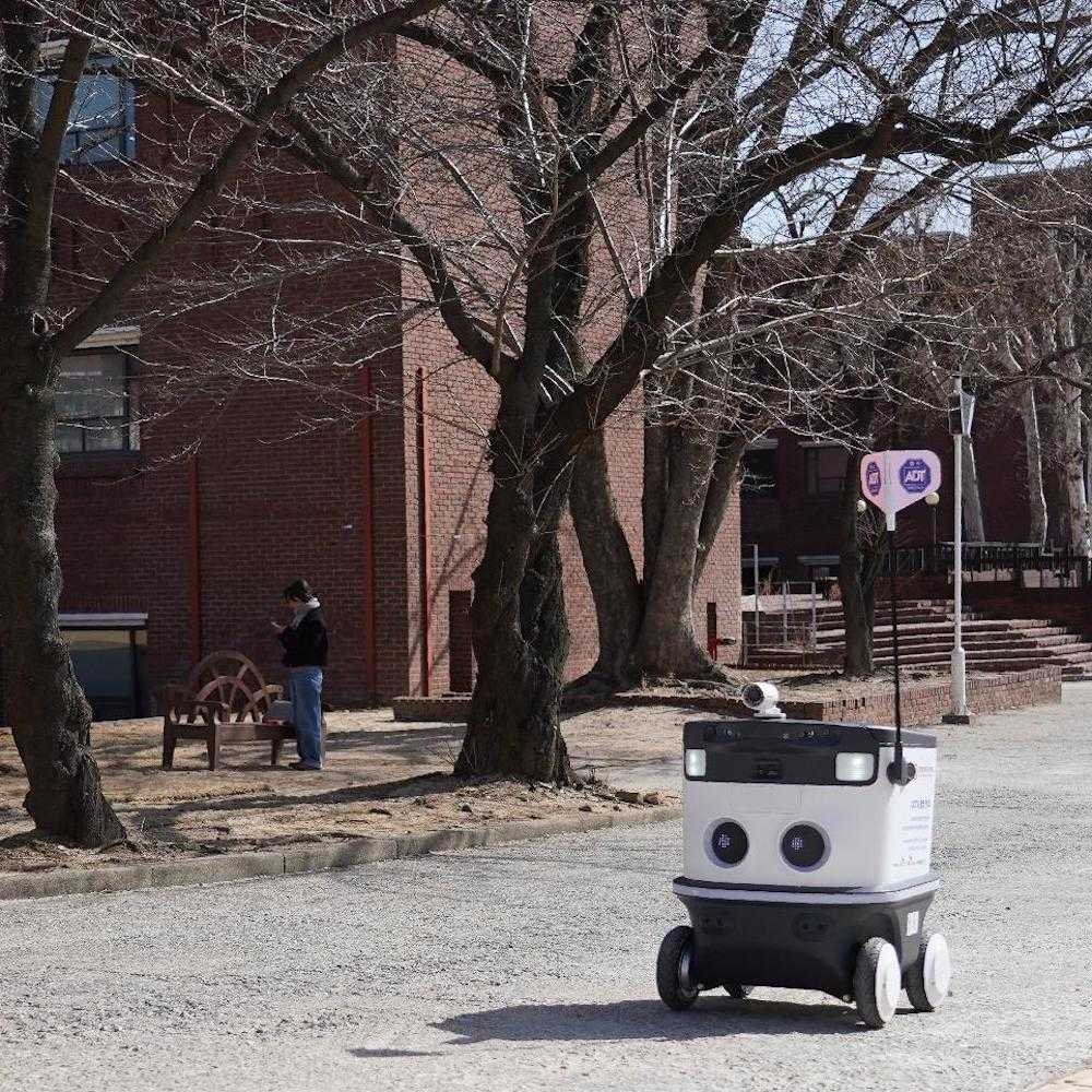 SK shieldus Autonomous Security Robot